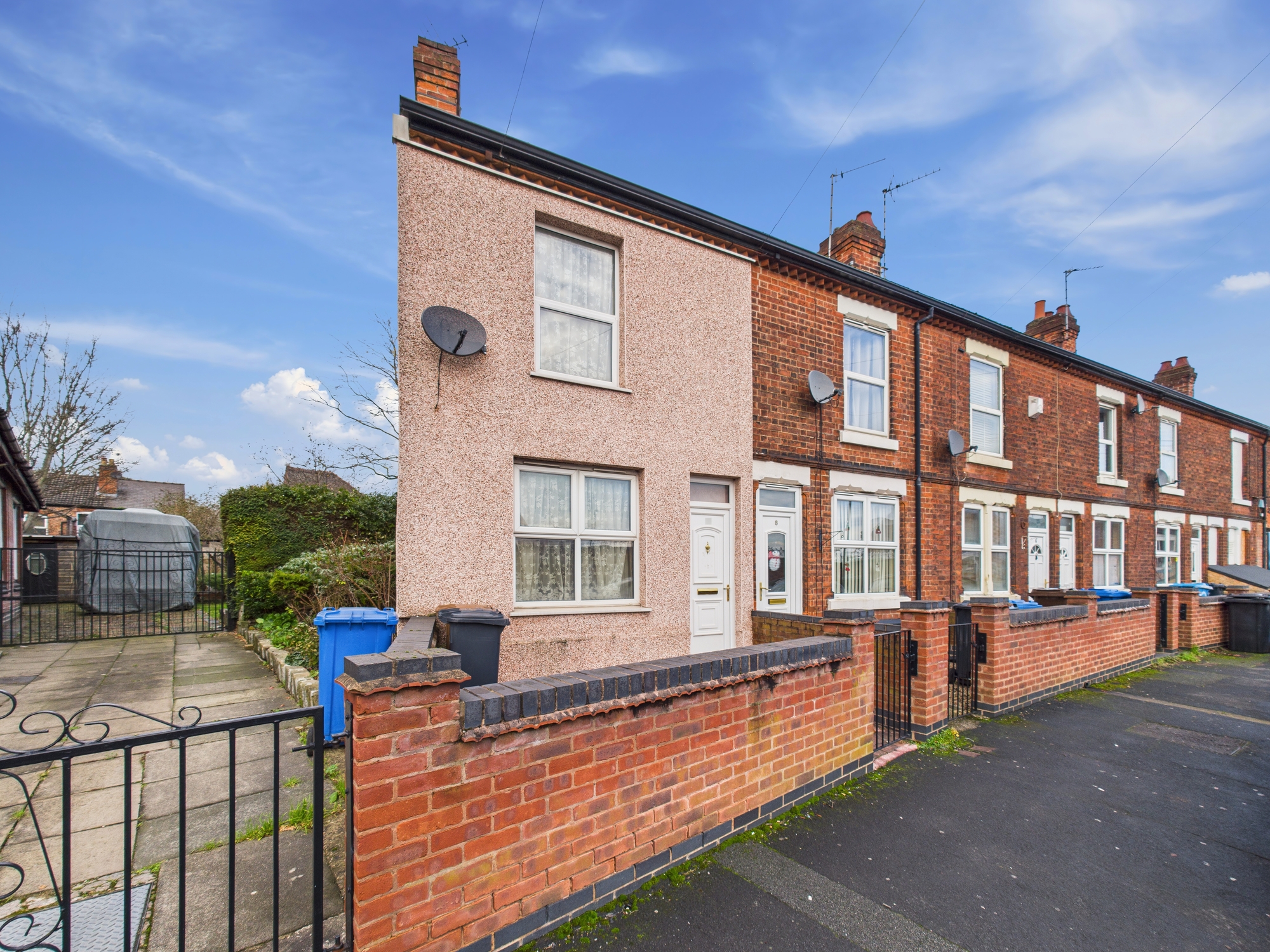 10 Abingdon Street, Derby DE24 8FZ | End of terrace house for auction ...