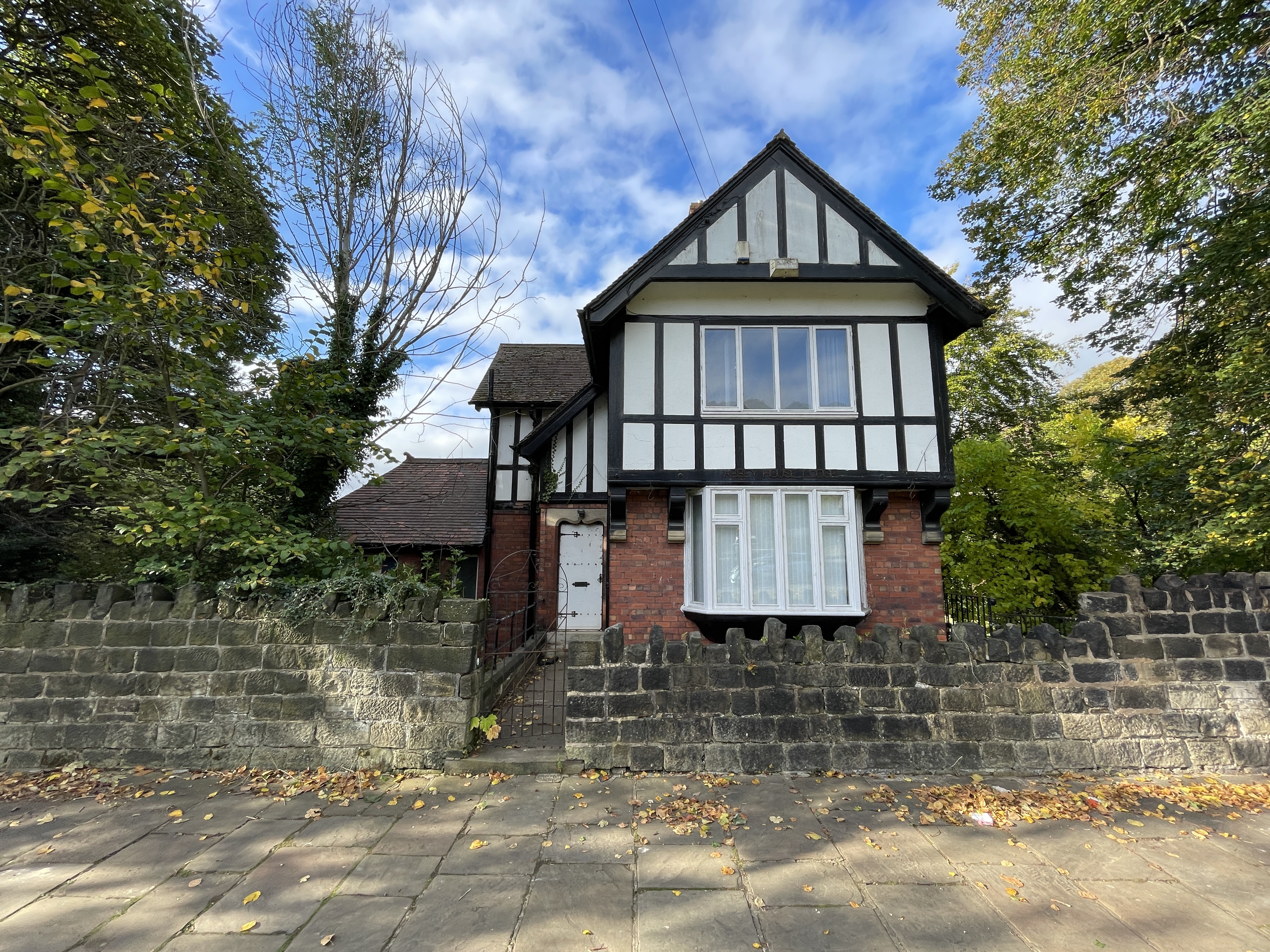 Abbey Lodge & Depot, Morris Lane, Kirkstall, Leeds, West Yorkshire LS5 ...
